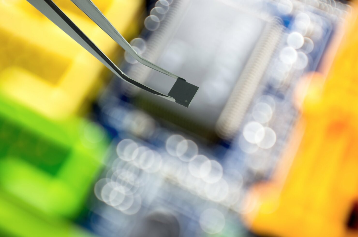 野村證券の売れ筋で首位に定着する「グロース・オポチュニティ・ファンド」、さらに「半導体」「ゴールド」も追い上げ | finasee Pro